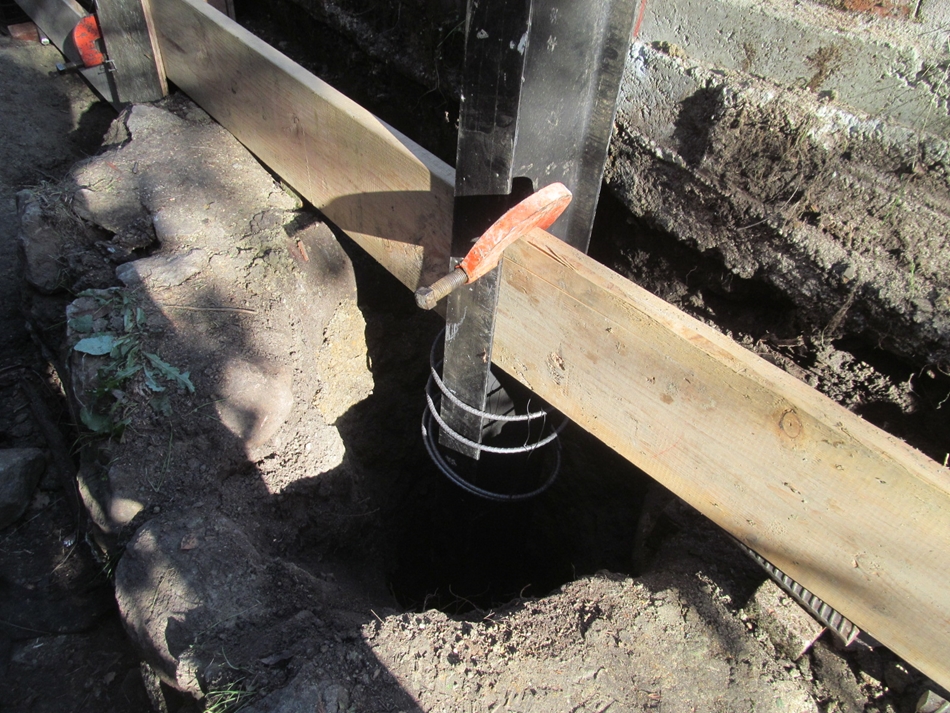 Soldier Pile and Wood Lagging Retaining Wall